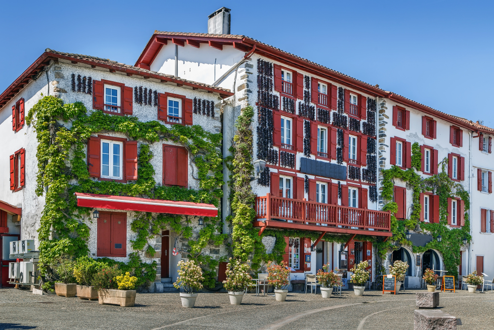 64 Pays Basque - Hôtel 2* moins de 20 chambres avec restaurant | GRAVITAO